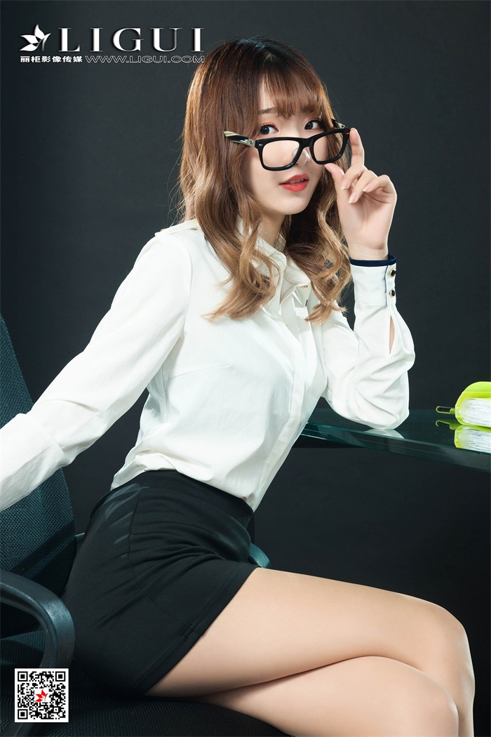[Ligui丽柜] 2019.07.22 网络丽人 Model 小然然 [58+1P/33MB]