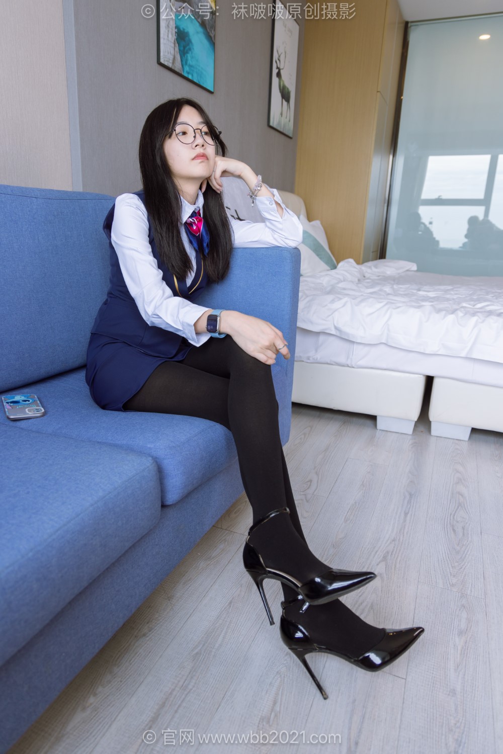 [BoBoSocks袜啵啵] NO.620 小甜豆-高跟鞋、厚嘿丝、银行制服 [140P/2V/6.11GB]